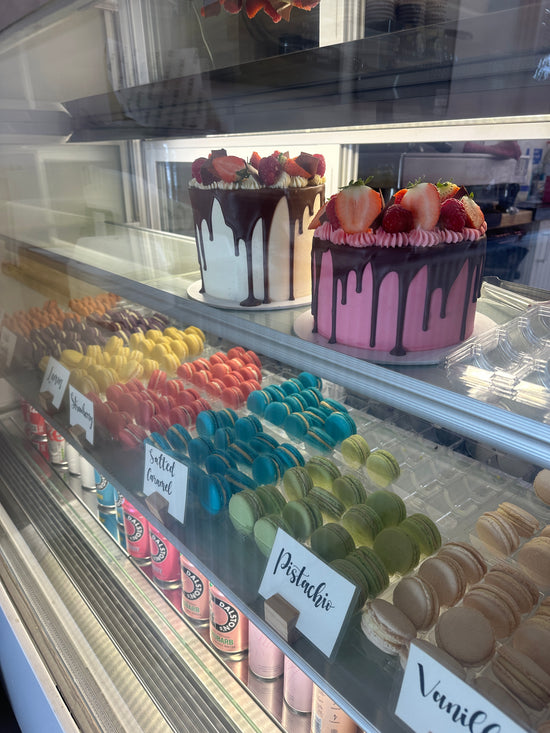 BKRY | Cakes, Treats and Academy